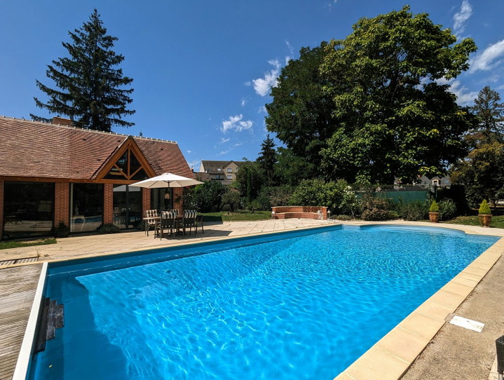 The Pool House - Châteauroux