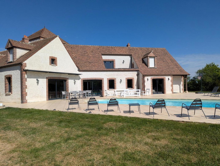 Grande Maison à La Campagne Avec Piscine Et Jeux - Loiret