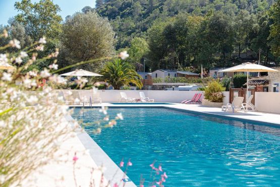 Camping Au Vallon Rouge - Villeneuve-Loubet