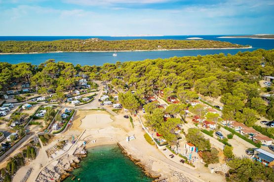 24 M² Caravan ∙ 2 Bedrooms ∙ 6 Guests - Croatia