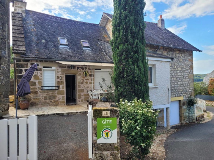 100 M² Gîte ∙ 2 Chambres ∙ 4 Personnes - Brive-la-Gaillarde