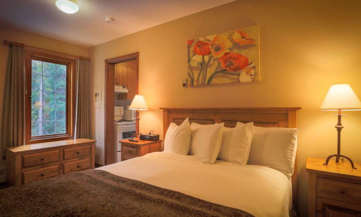 Cabin ∙ 1 Bedroom ∙ 4 Guests - Lake Louise
