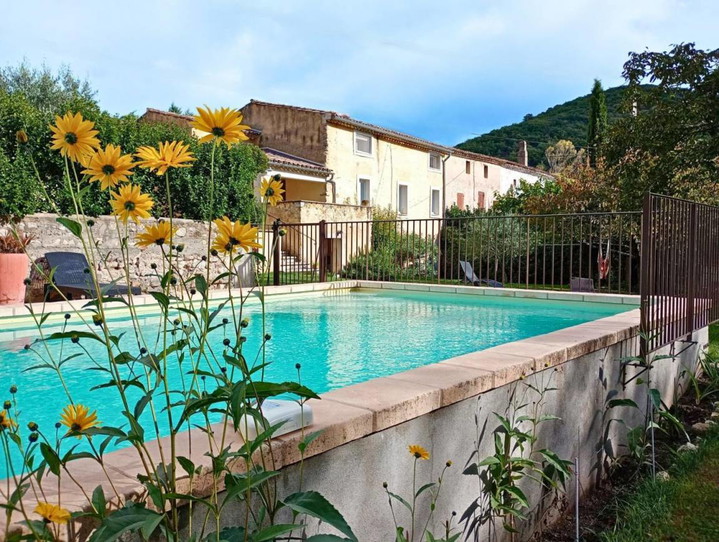 160 M² Gîte ∙ 4 Chambres ∙ 12 Personnes - Grignan