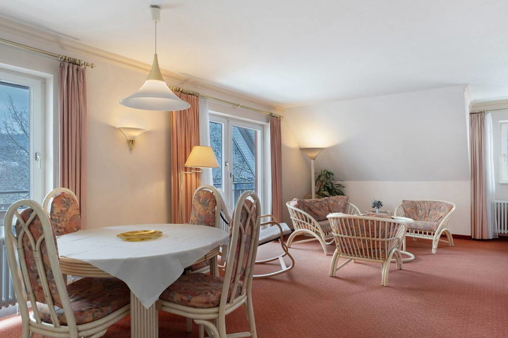 70 M² Apartment ∙ 1 Bedroom ∙ 4 Guests - Hinterzarten