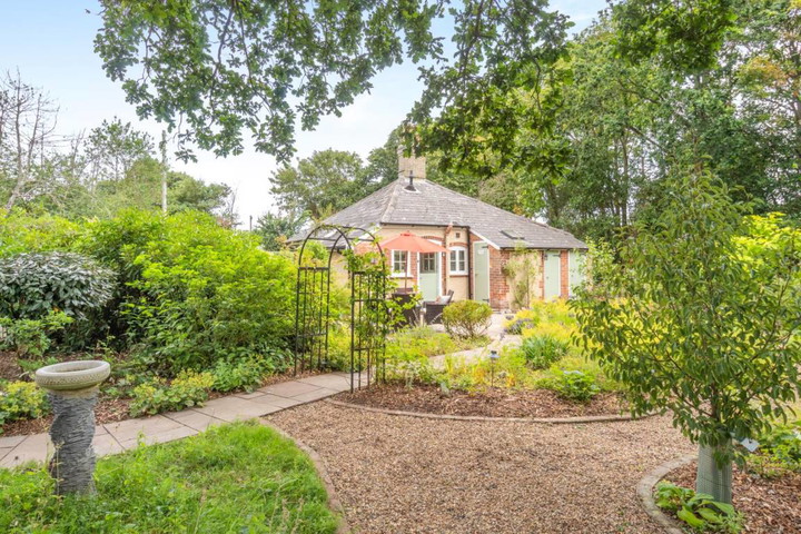 Cottage ∙ 2 Bedrooms ∙ 3 Guests - Lowestoft
