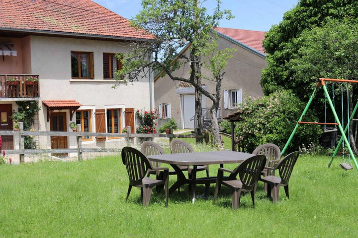 78 M² Gîte ∙ 2 Chambres ∙ 6 Personnes - Nantua