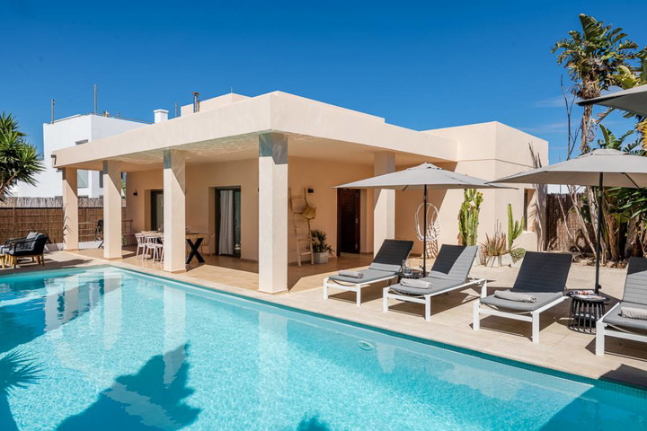 516 M² Chalet ∙ 2 Chambres ∙ 4 Personnes - Île de Ibiza