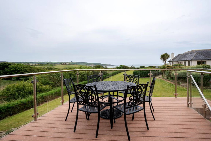 300 M² Villa ∙ 5 Bedrooms ∙ 11 Guests - Ireland