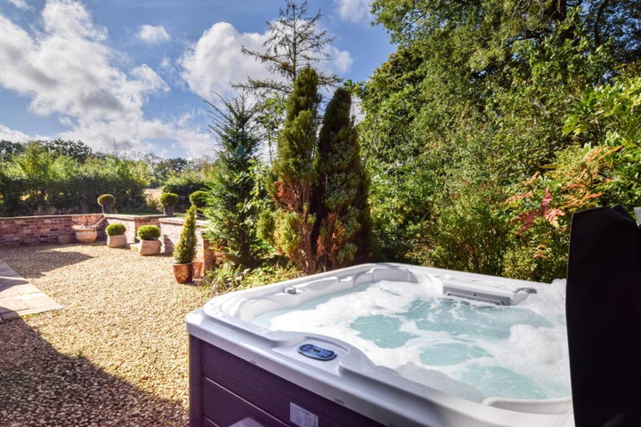 Cottage ∙ 3 Bedrooms ∙ 6 Guests - Knutsford