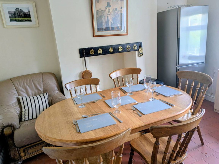140 M² House ∙ 3 Bedrooms ∙ 5 Guests - Llangollen