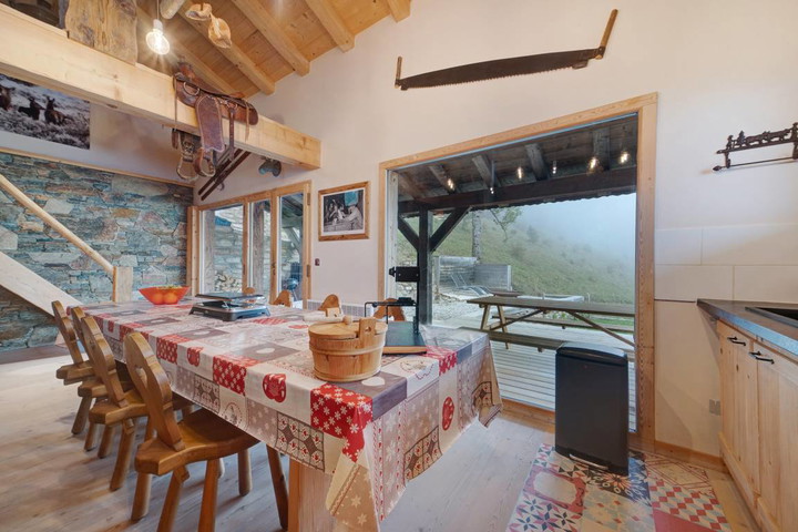 150 M² Chalet ∙ 4 Bedrooms ∙ 8 Guests - Abondance