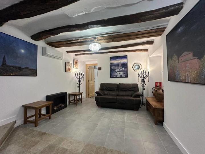 500 M² Casa ∙ 6 Habitaciones ∙ 12 Huéspedes - Lodosa
