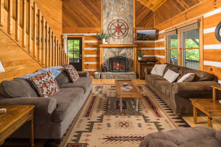 151 M² Cabin ∙ 2 Bedrooms ∙ 10 Guests - Boone, NC