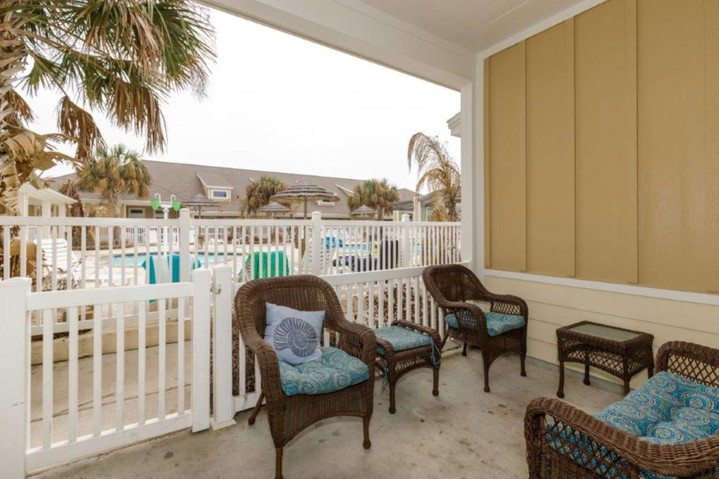 97 M² House ∙ 2 Bedrooms ∙ 11 Guests - North Padre Island, TX