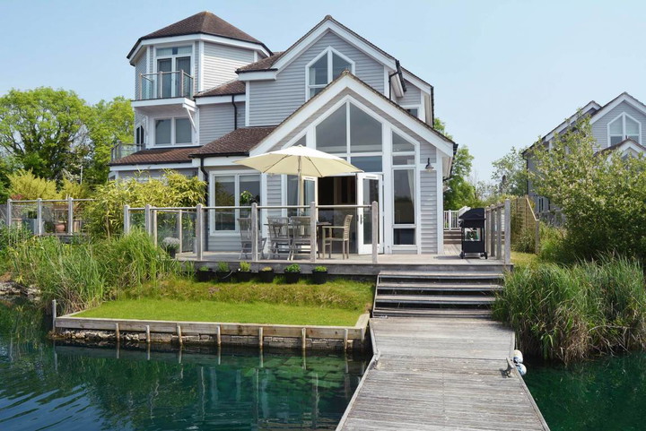 Cottage ∙ 5 Bedrooms ∙ 10 Guests - Swindon