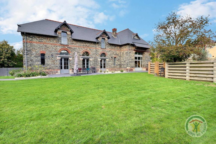 160 M² Gîte ∙ 4 Chambres ∙ 10 Personnes - Cesson-Sévigné