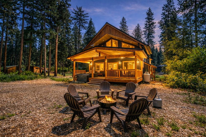 167 M² Cabin ∙ 3 Bedrooms ∙ 6 Guests - Lake Chelan, WA