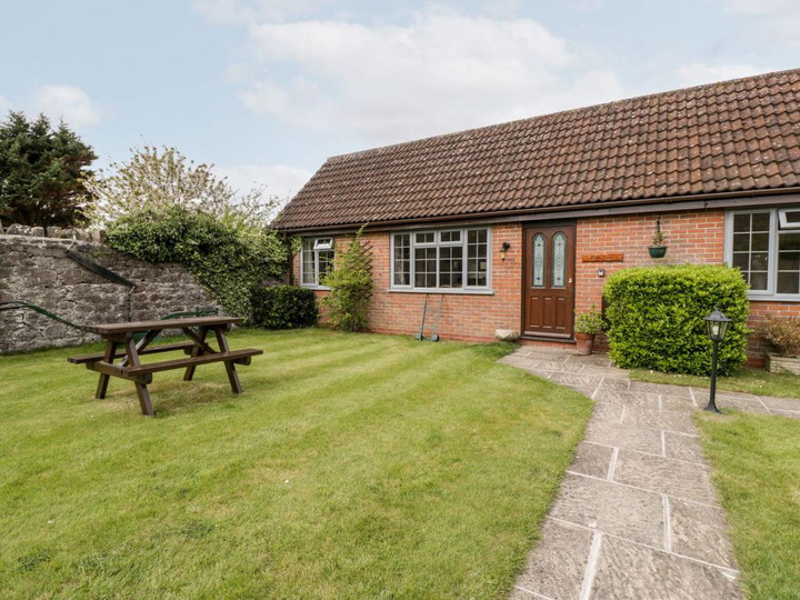 Cottage ∙ 2 Bedrooms ∙ 4 Guests - Weston-super-Mare