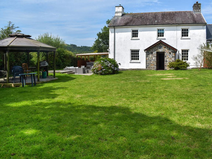 Cottage ∙ 5 Bedrooms ∙ 12 Guests - Aberystwyth