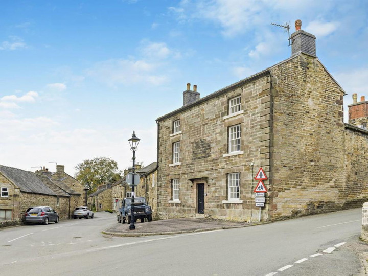 Cottage ∙ 6 Bedrooms ∙ 12 Guests - Buxton