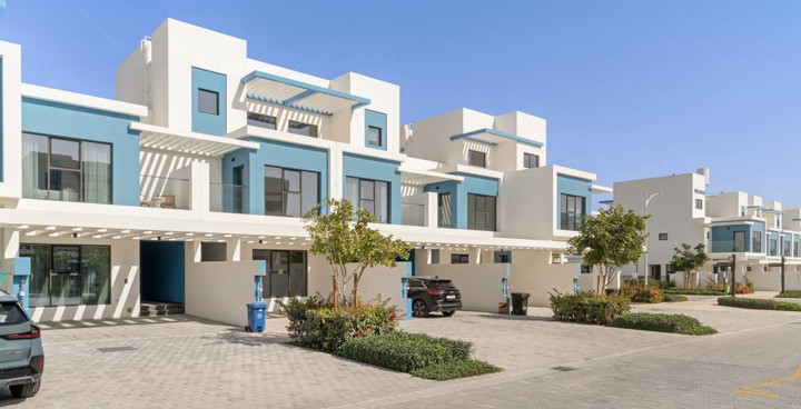 144 M² Ferienhaus ∙ 4 Schlafzimmer ∙ 9 Gäste - Dubai