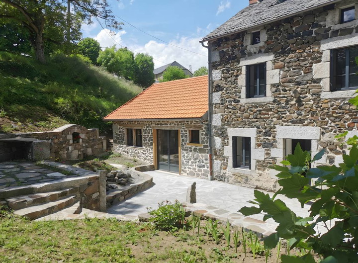 150 M² Cottage ∙ 3 Bedrooms ∙ 9 Guests - Saint-Flour