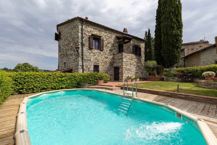 200 M² Villa ∙ 5 Bedrooms ∙ 11 Guests - Monteriggioni