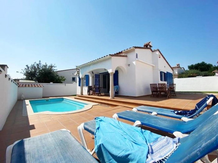 65 M² Villa ∙ 2 Bedrooms ∙ 4 Guests - L'Escala