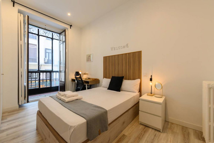 218 M² Private Room ∙ 1 Bedroom ∙ 2 Guests - Madrid