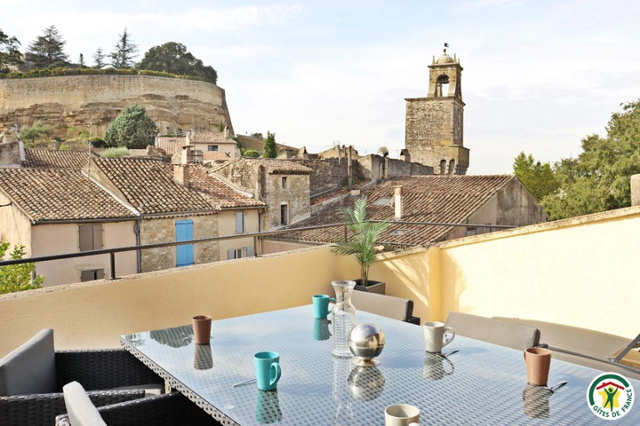 75 M² Gîte ∙ 1 Chambre ∙ 4 Personnes - Grignan
