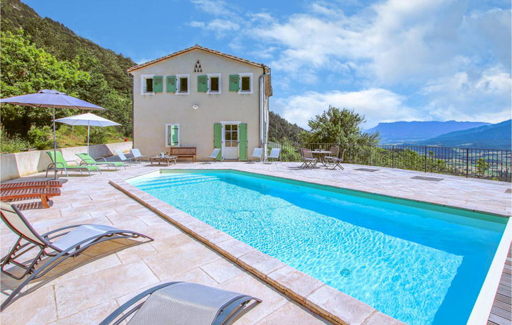 140 M² House ∙ 4 Bedrooms ∙ 8 Guests - Die