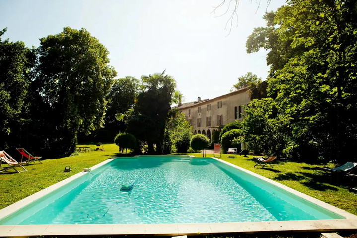 550 M² Maison De Vacances ∙ 10 Chambres ∙ 23 Personnes - Mouriès