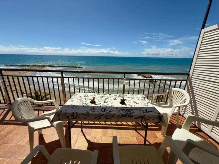 90 M² Apartamento ∙ 3 Habitaciones ∙ 5 Huéspedes - Cunit