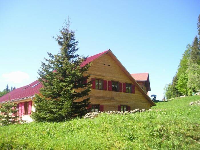 180 M² Chalet ∙ 4 Slaapkamers ∙ 8 Gasten - Jura