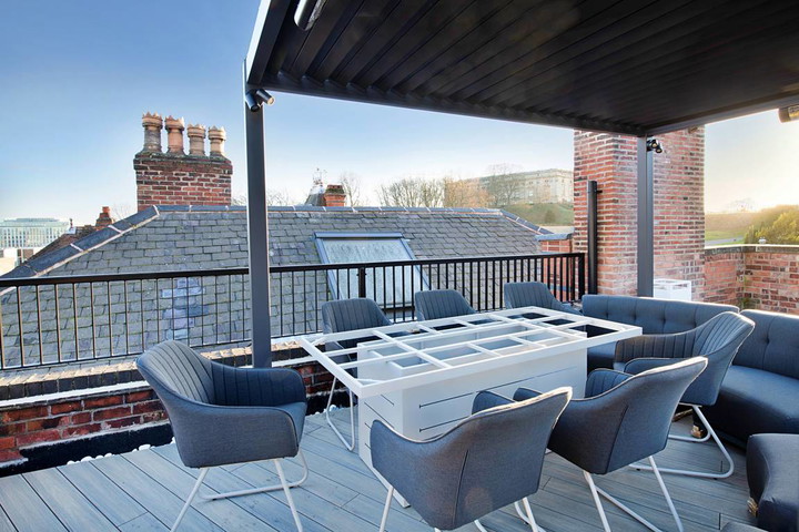 220 M² House ∙ 6 Bedrooms ∙ 12 Guests - Nottingham
