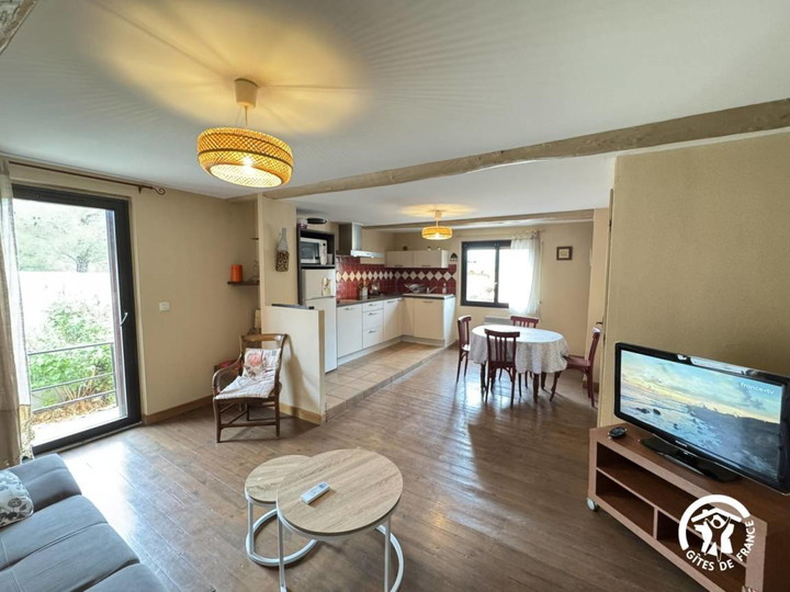 55 M² Gîte ∙ 2 Chambres ∙ 4 Personnes - Latour-de-France