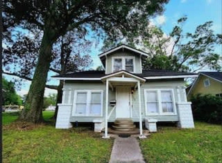 Appartement ∙ 7 Slaapkamers ∙ 14 Gasten - Lafayette, LA