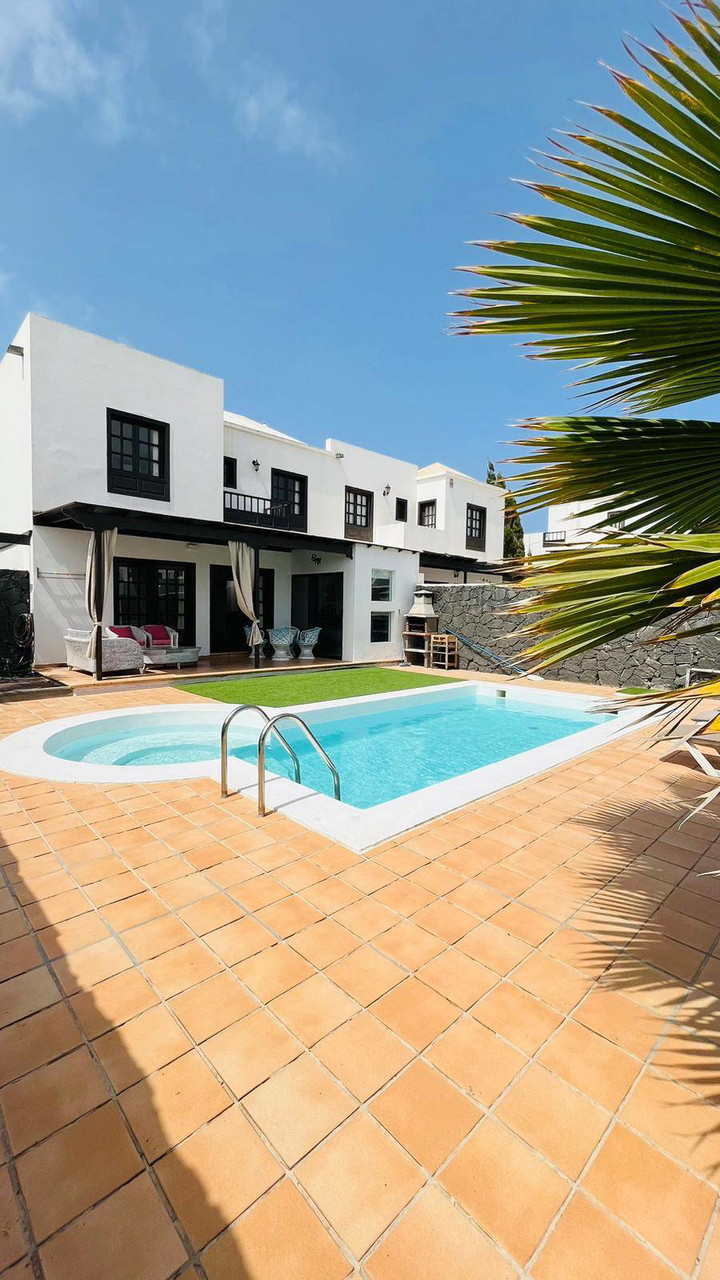 110 M² Chalet ∙ 3 Bedrooms ∙ 6 Guests - Playa Blanca