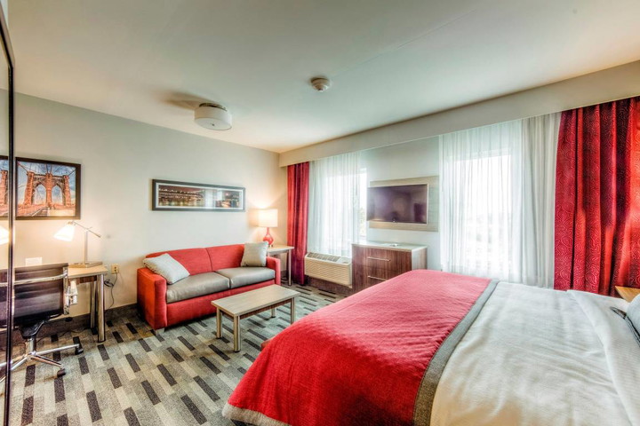 Hotel ∙ 1 Bedroom ∙ 4 Guests - Columbus, OH