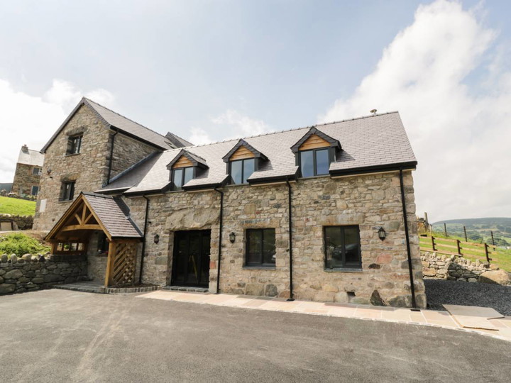 Cottage ∙ 5 Bedrooms ∙ 10 Guests - Ruthin