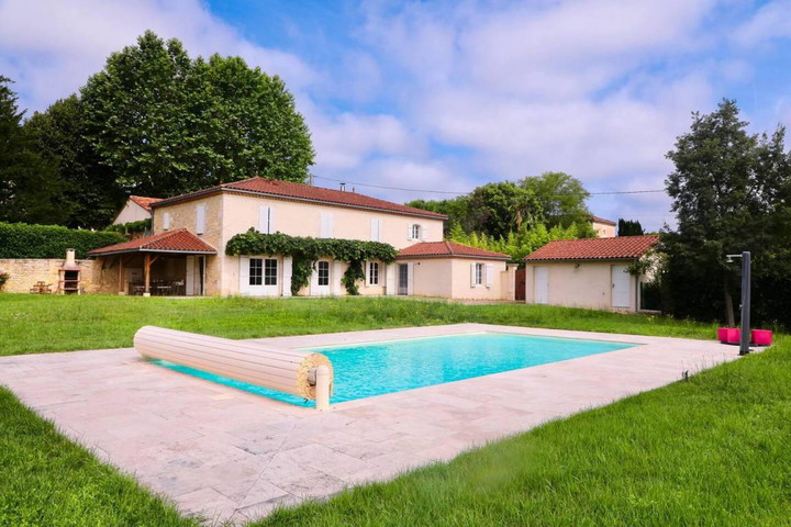263 M² Gîte ∙ 4 Chambres ∙ 8 Personnes - Fumel