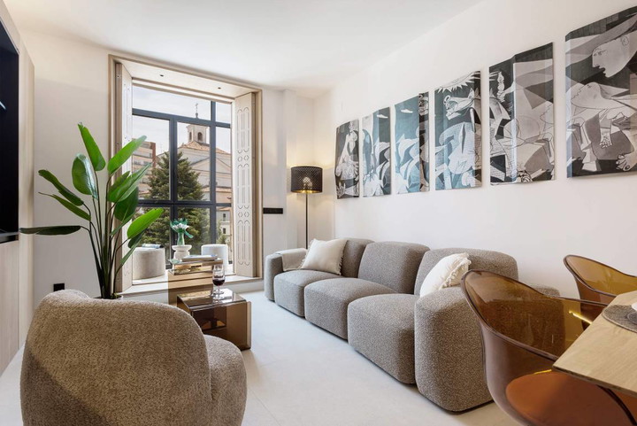 100 M² Apartamento ∙ 3 Habitaciones ∙ 6 Huéspedes - Valladolid