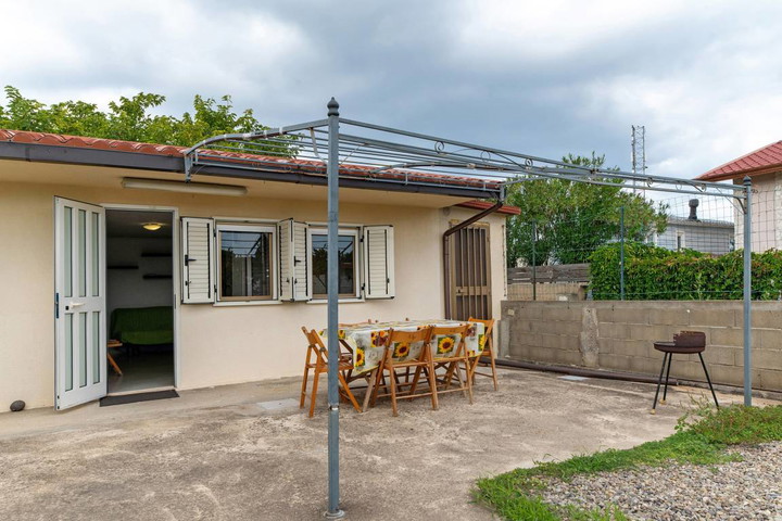 50 M² House ∙ 2 Bedrooms ∙ 5 Guests - Borgo