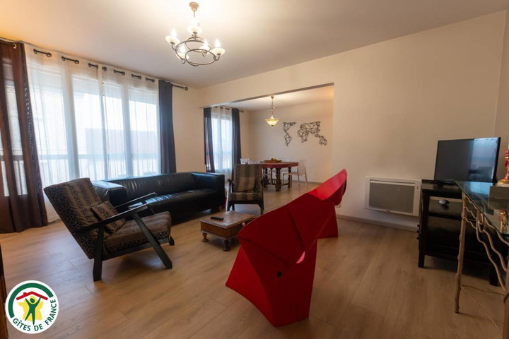102 M² Gîte ∙ 3 Chambres ∙ 5 Personnes - Reims
