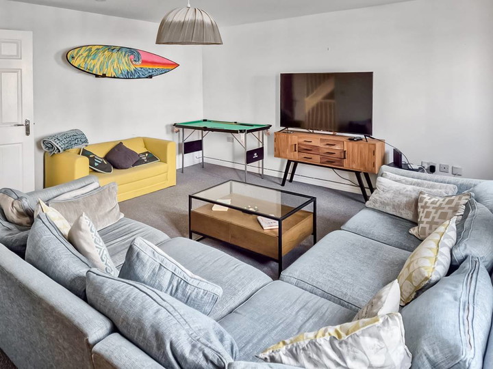 Cottage ∙ 4 Bedrooms ∙ 10 Guests - Porthcawl