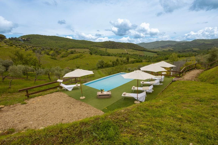 200 M² Villa ∙ 4 Bedrooms ∙ 9 Guests - Radda in Chianti