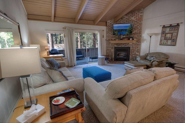 126 M² Condo ∙ 3 Bedrooms ∙ 6 Guests - Carson City, NV