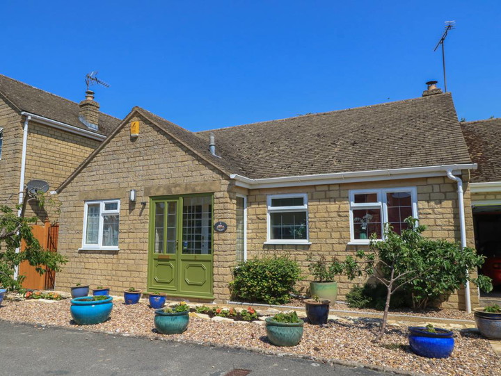 Cottage ∙ 2 Bedrooms ∙ 4 Guests - Broadway