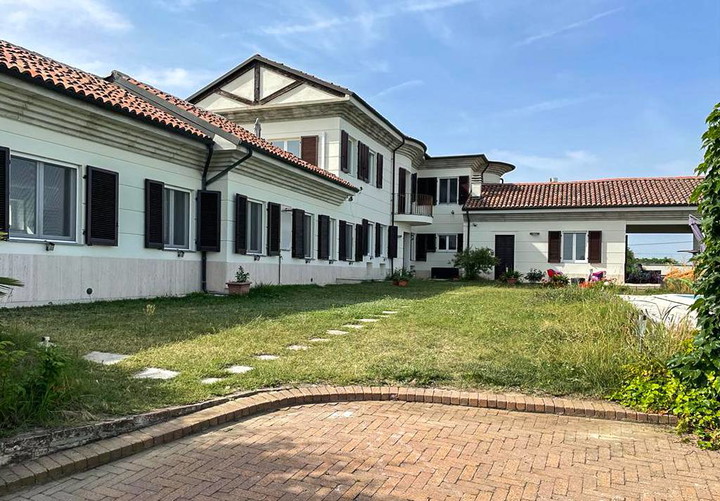 358 M² Maison De Vacances ∙ 5 Chambres ∙ 10 Personnes - Asti