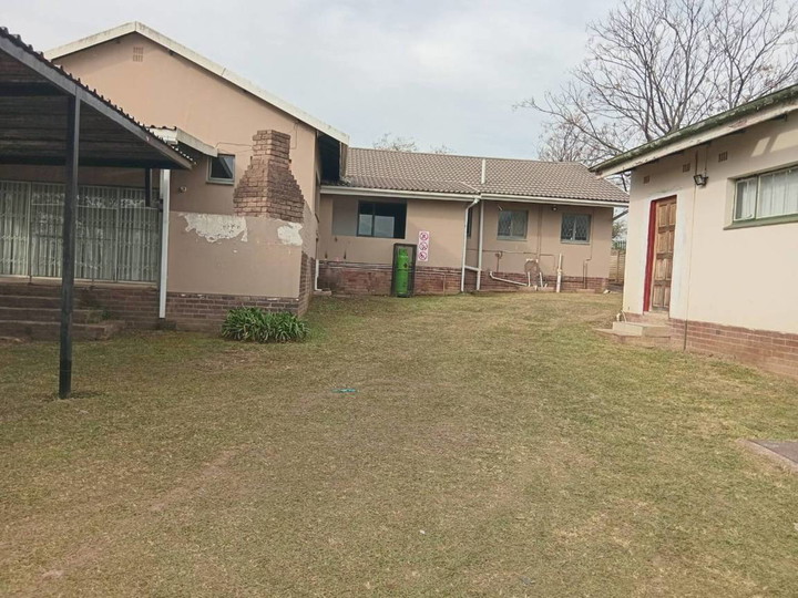 210 M² Ferienhaus ∙ 5 Schlafzimmer ∙ 10 Gäste - Pietermaritzburg